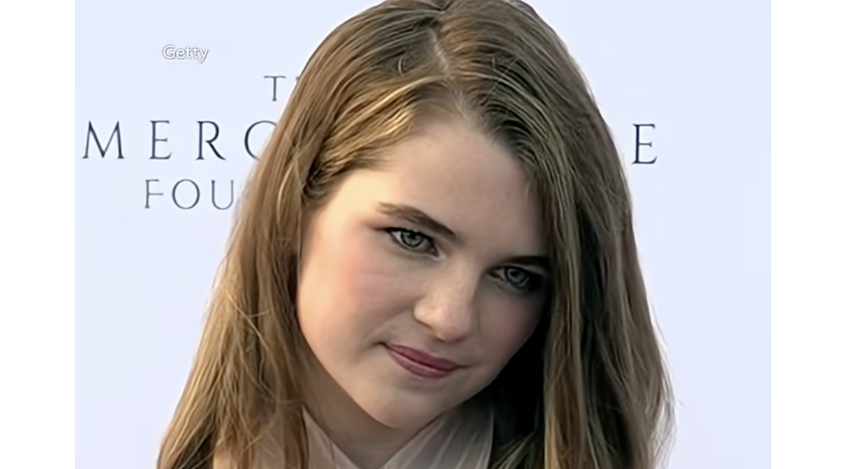 Holly Revord: Raegan Revord’s Mother and Guiding Force to Stardom ...